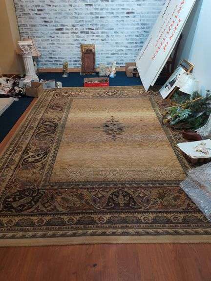 Large rug - Auction Ohio
