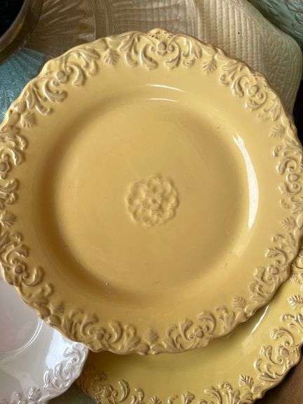 Two open boxes of dishware - Auction Ohio