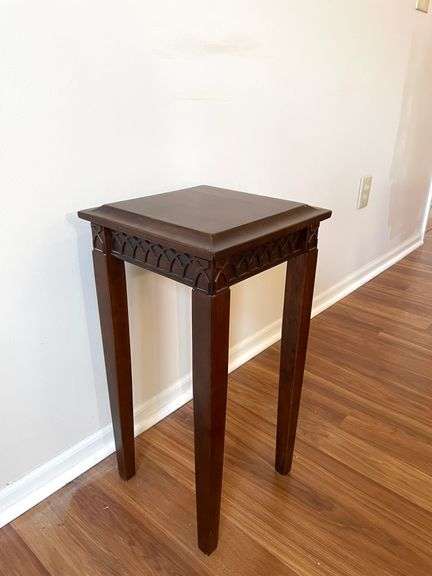 Plant Stand / Accent Table - Auction Ohio