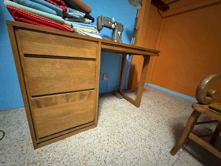 MCM Conant Ball Modern Mates Line Writing Desk - Auction Ohio