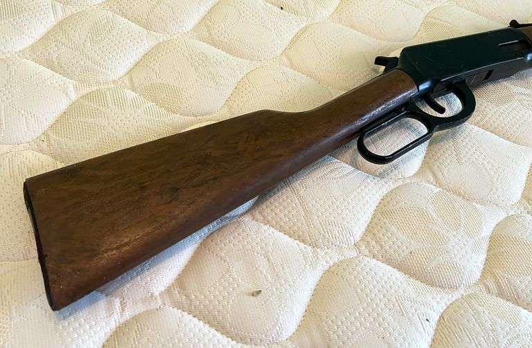 Daisy Model 1894 B-B Gun - Auction Ohio