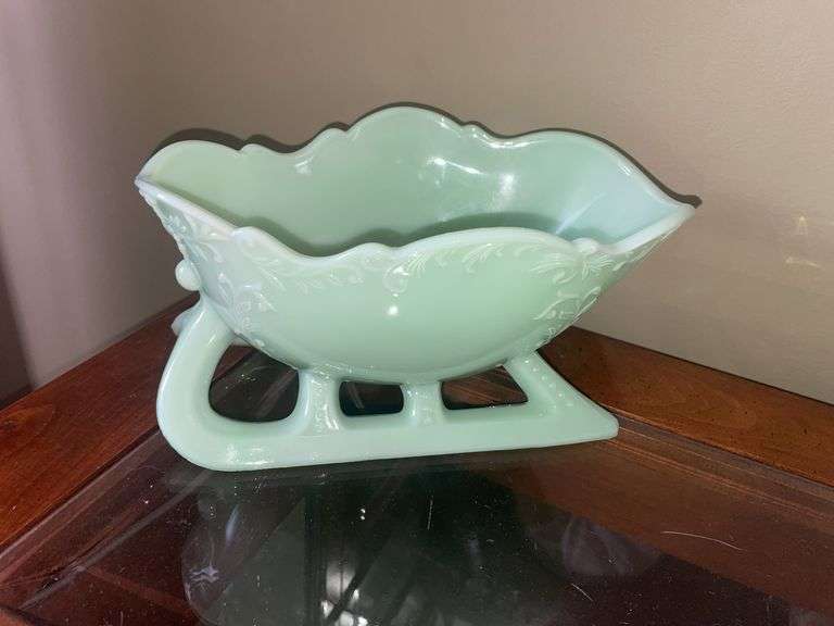 Mosser Jadeite Sleigh - Auction Ohio