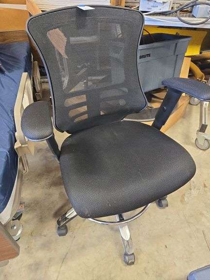 Swivel office chair - Auction Ohio