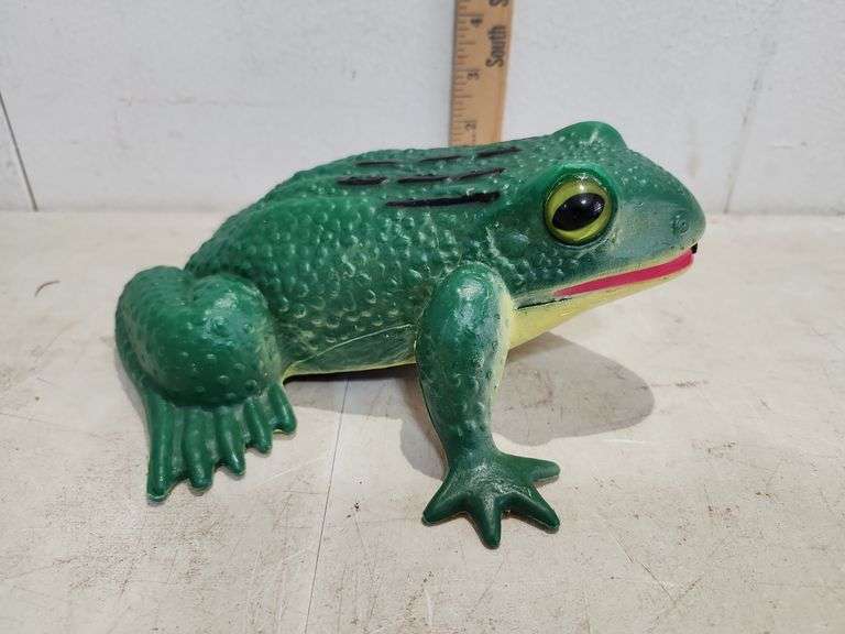 Battery Operated Motion Sensor Frog Plastic Appears New - Auction Ohio