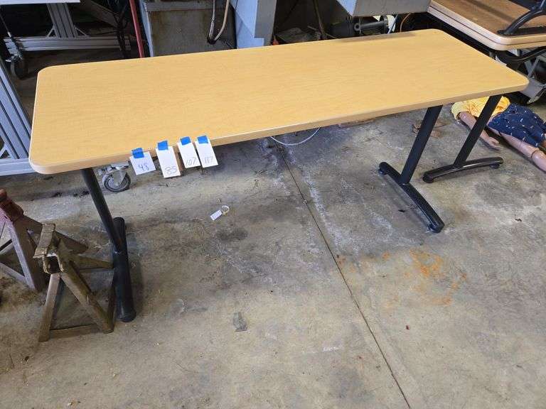 Five foot computer table - Auction Ohio