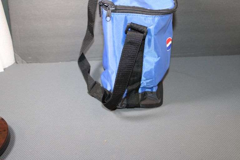 Pepsi Lunch Pack with Handle - Auction Ohio