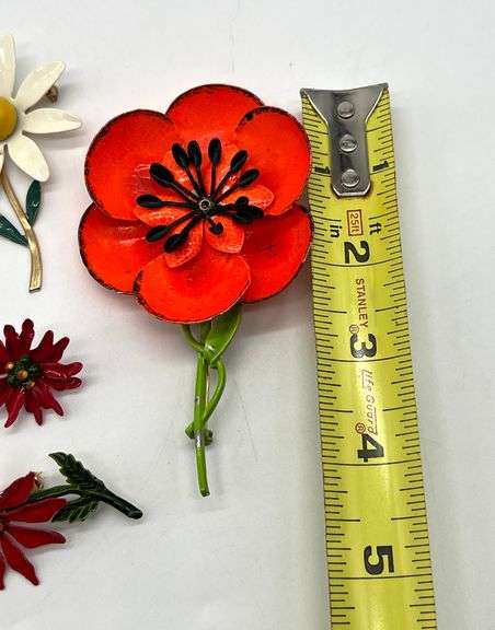 VTG Flower Pins and Brooches - Auction Ohio