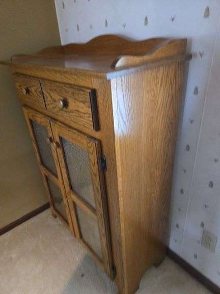 Oak amish made pie safe - Auction Ohio