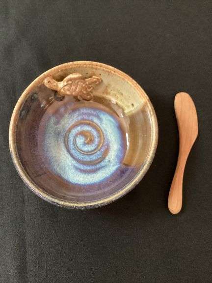 Jones Signed Pottery Turtle Bowl w/ Wooden Spreader – 5” - Auction Ohio