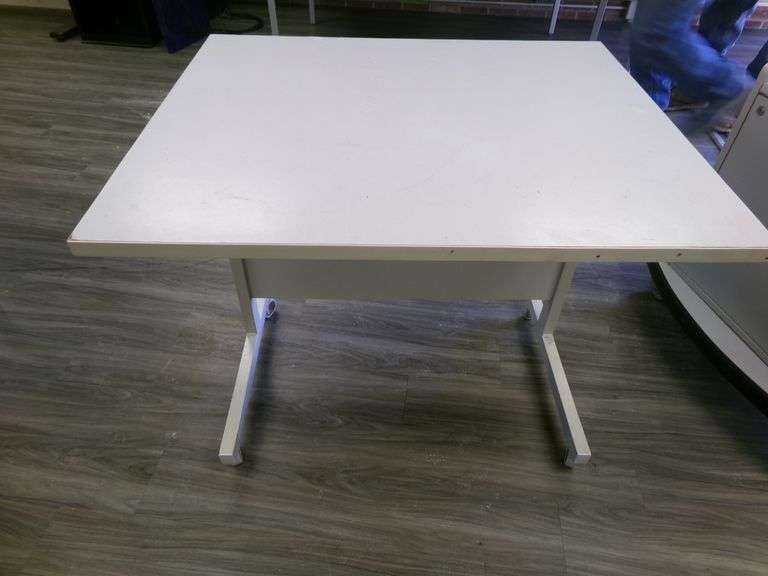 Tables - Auction Ohio