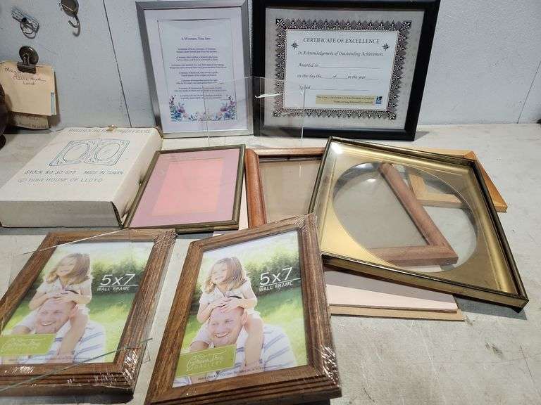 Picture Frames, Assorted Sizes - Auction Ohio