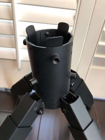 Heavy Duty Four Leg Stand - Auction Ohio