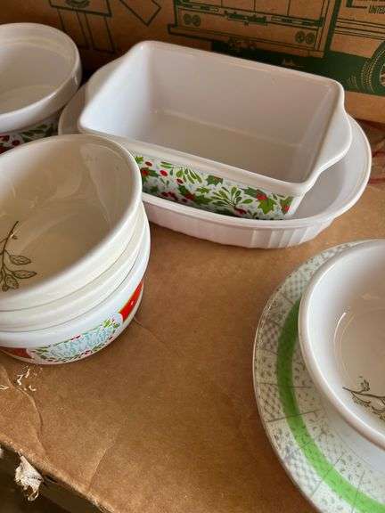 Box of dishware - Auction Ohio