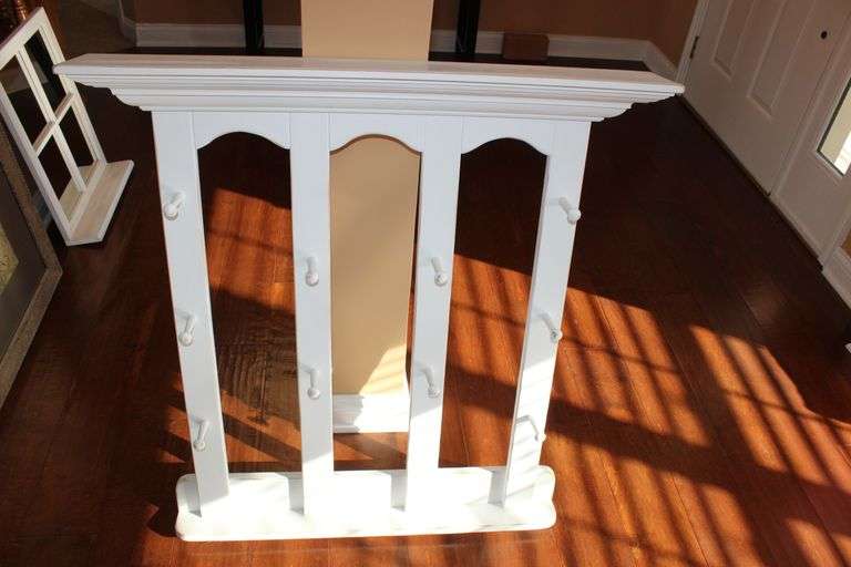 Display Rack - Auction Ohio