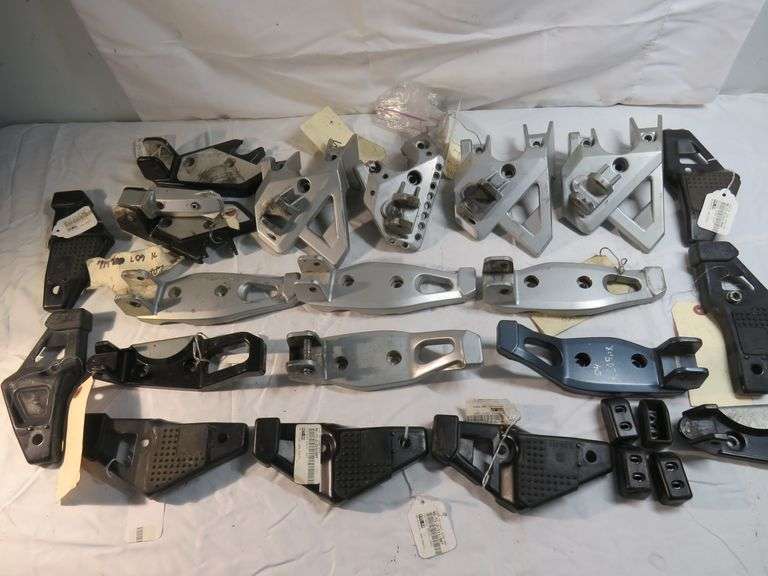 Various Oilhead foot peg mounts - Auction Ohio