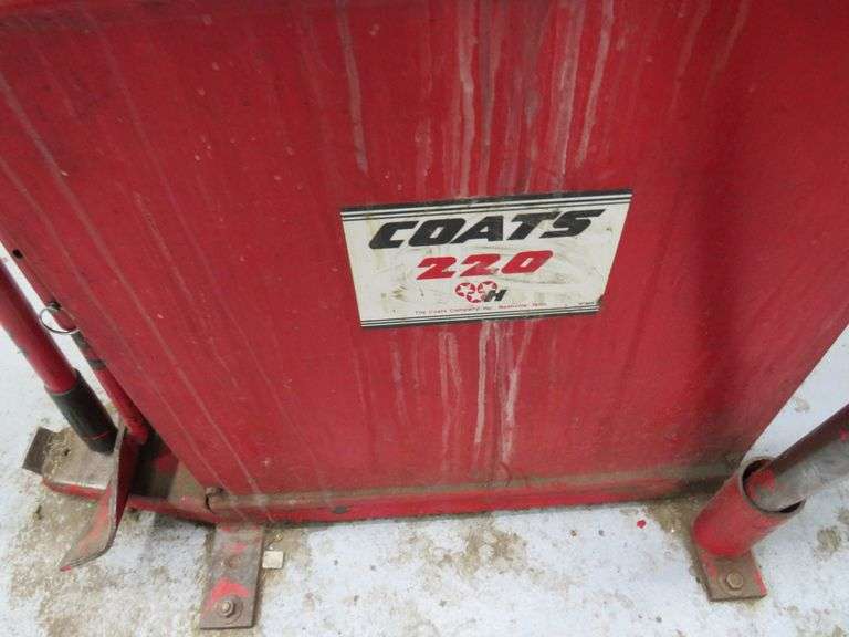 Tire changing station - Auction Ohio