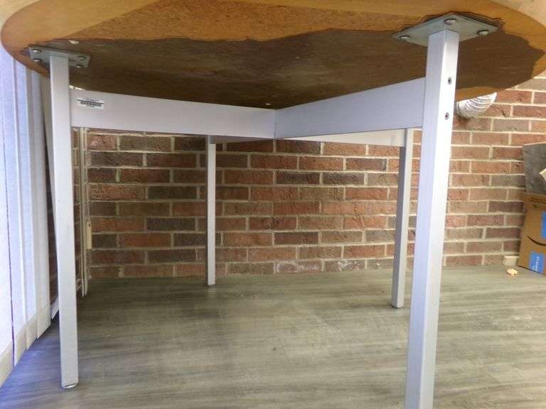 Table - Auction Ohio