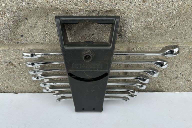 Stanley Wrench Set 8 pc w/ Hanging Case - Auction Ohio