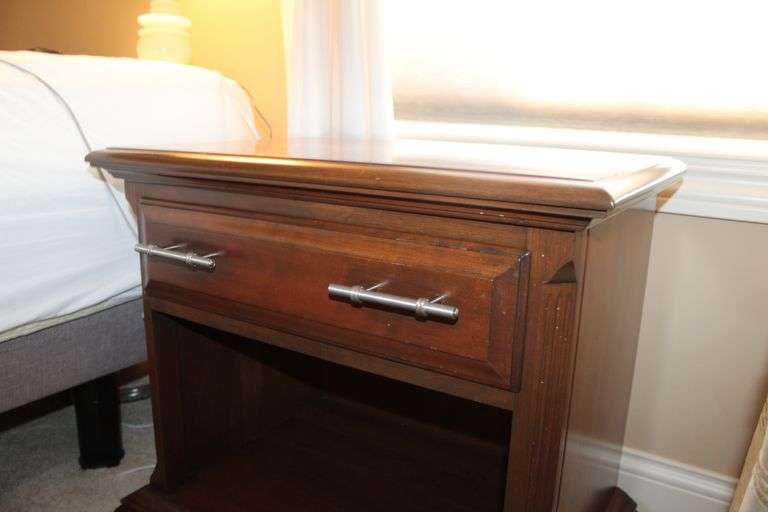 Pennsylvania House Cherry Bedside TAble - Auction Ohio