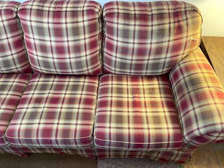 Broyhill Sofa - Auction Ohio