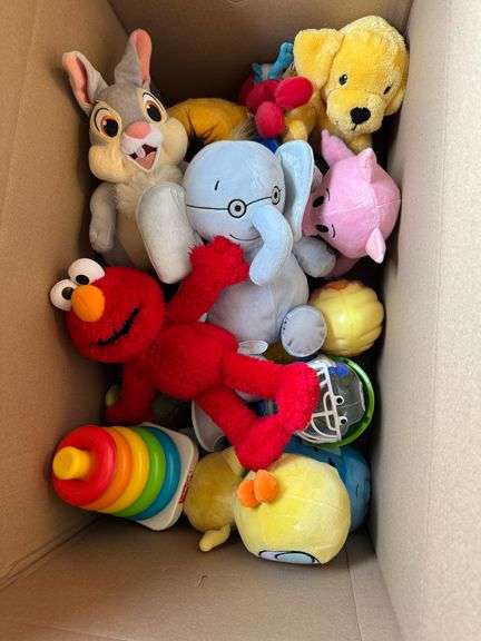 Box of Plush Toys/Stuffed Animals - Auction Ohio