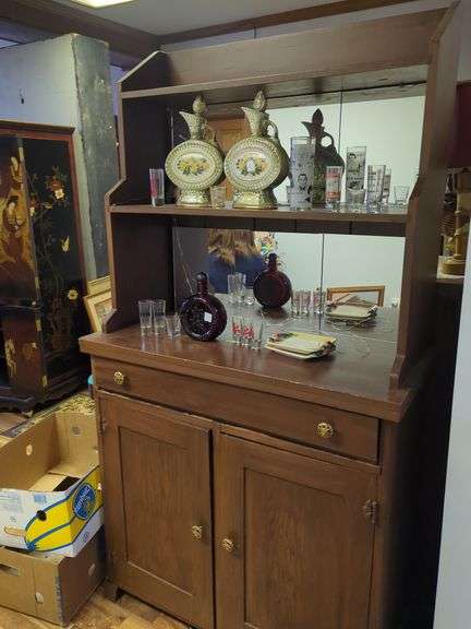 Large Wooden Antique Bar - Auction Ohio