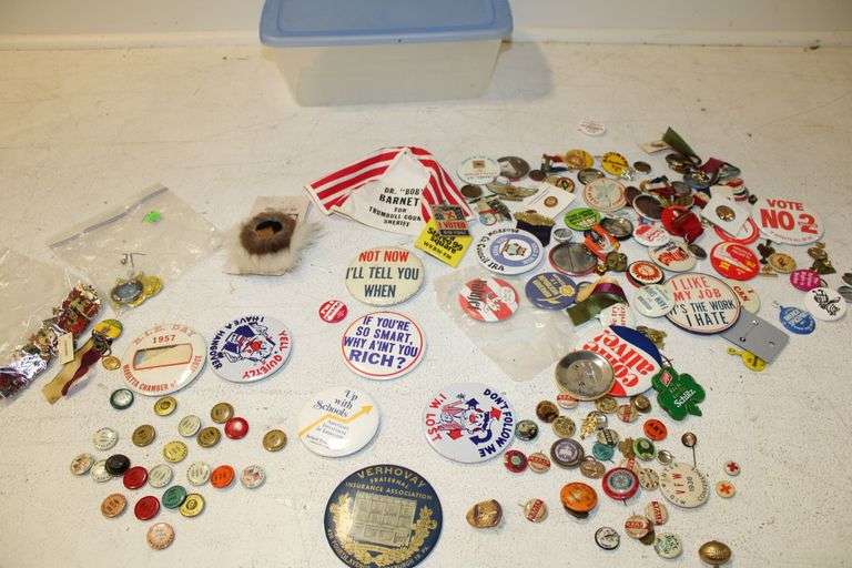 Vintage Pins & Buttons - Auction Ohio