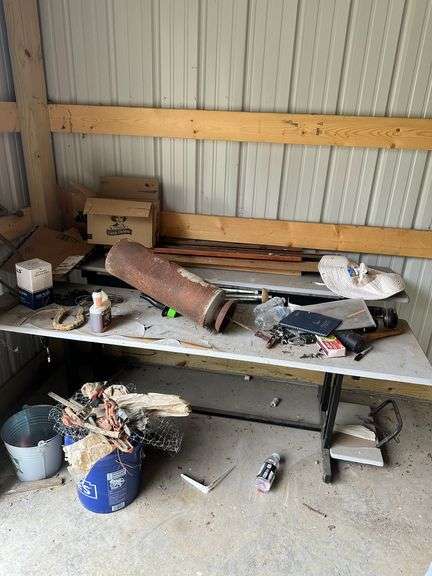 Adjustable Tables and Contents - Auction Ohio