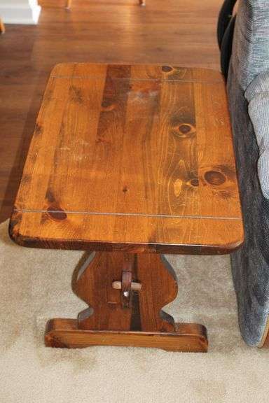 Knotty Pine Side Table - Auction Ohio