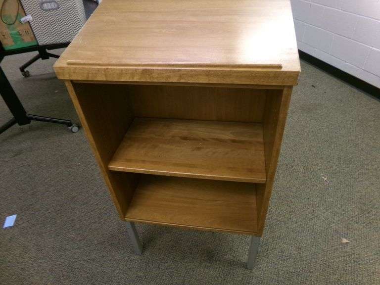 Podium - Auction Ohio