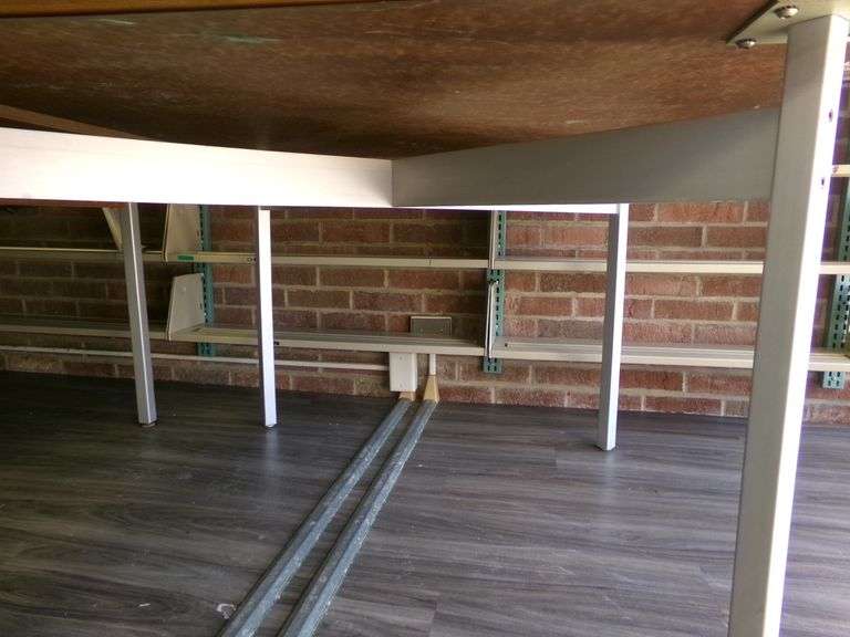 Table - Auction Ohio