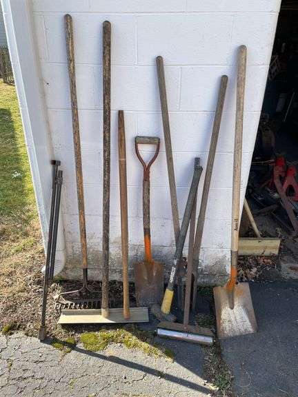 Long Handled tools - Auction Ohio