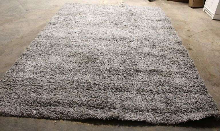 Grey Plush Rug - Auction Ohio