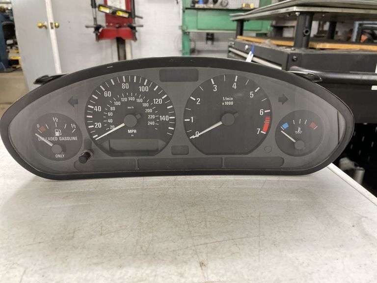 BMW Dash Cluster - Model 62.11-8 360 490 - Auction Ohio