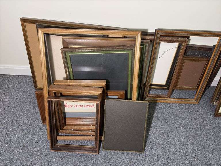 Assortment of Frames - Auction Ohio