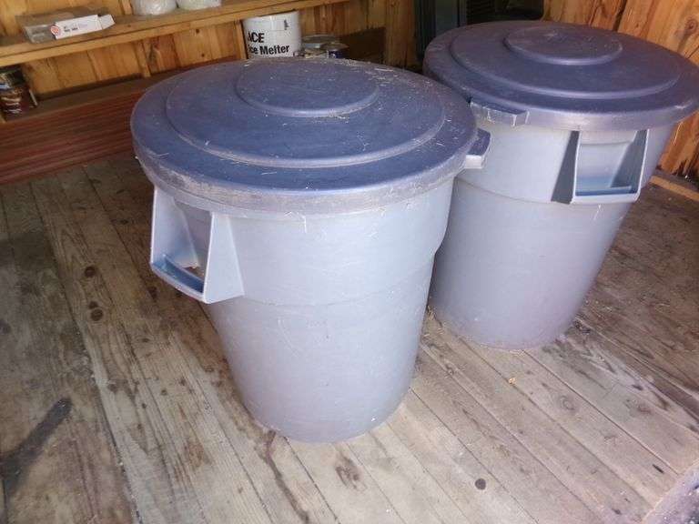 Trash Cans - Auction Ohio