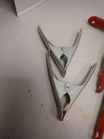 Collection of spring loaded Clamps & 1 screw down clamp - Auction Ohio