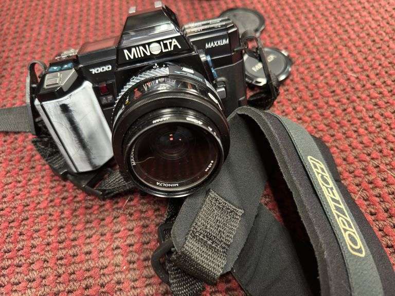 Minolta Maxim 7000 AF film camera - Auction Ohio