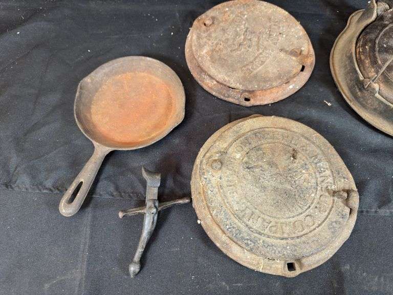 Cast Iron Skillets & Waffle Iron - Auction Ohio