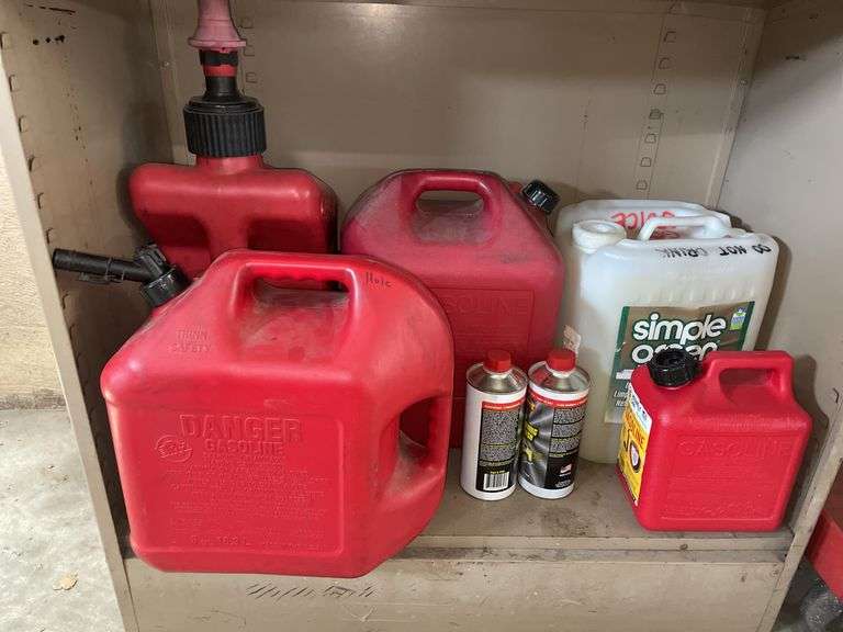 Set of 4 Empty Gas Cans (3 & 5-Gallon) - Auction Ohio