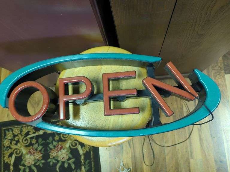 Light OPEN sign - Auction Ohio