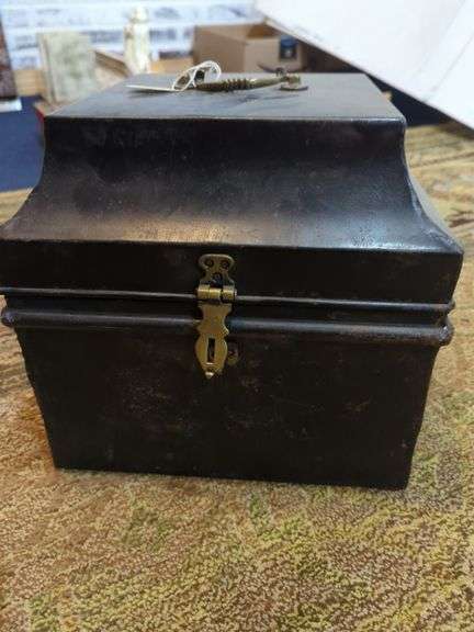 Black metal box - Auction Ohio