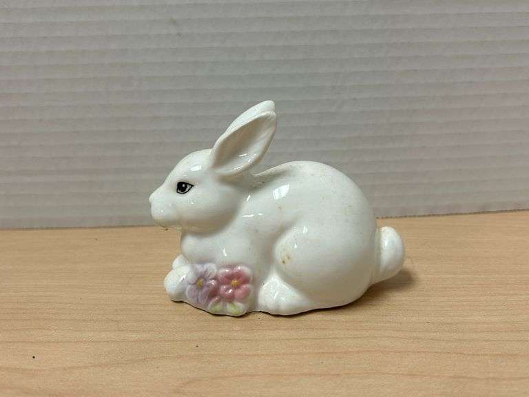 Russ Bunny Rabbit Figurine - Auction Ohio