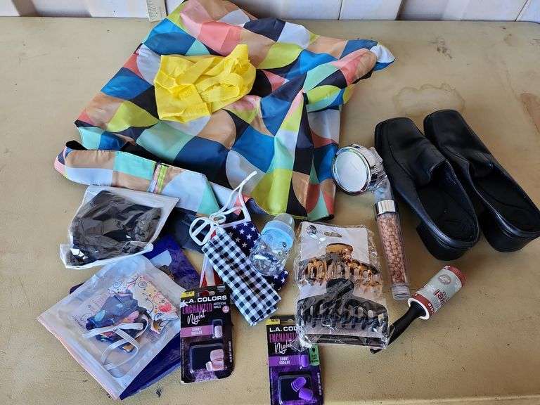 Face Masks, Hair Clips, Shower Head, Etc. - Auction Ohio