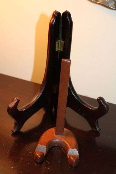 Plate Stands - Auction Ohio