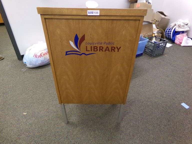 Podium - Auction Ohio