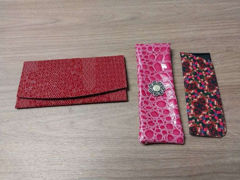 Two Reading Glasses Case with one Check Holder/Money Holder - Auction Ohio