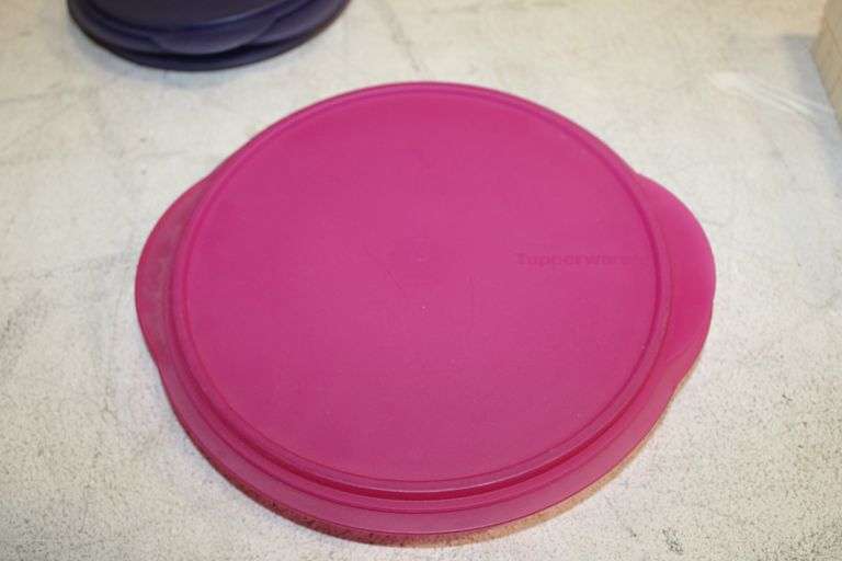 Tupperware Lids - Auction Ohio
