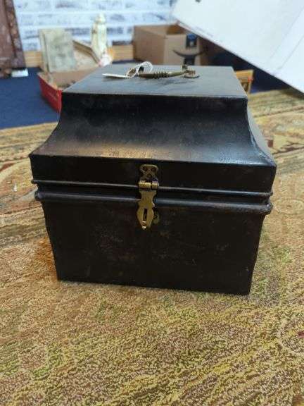Black metal box - Auction Ohio