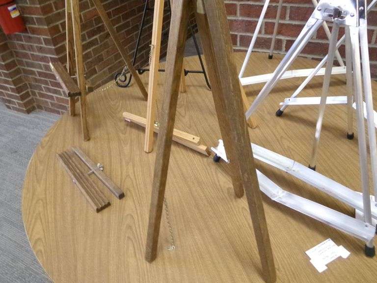 Display Racks - Auction Ohio